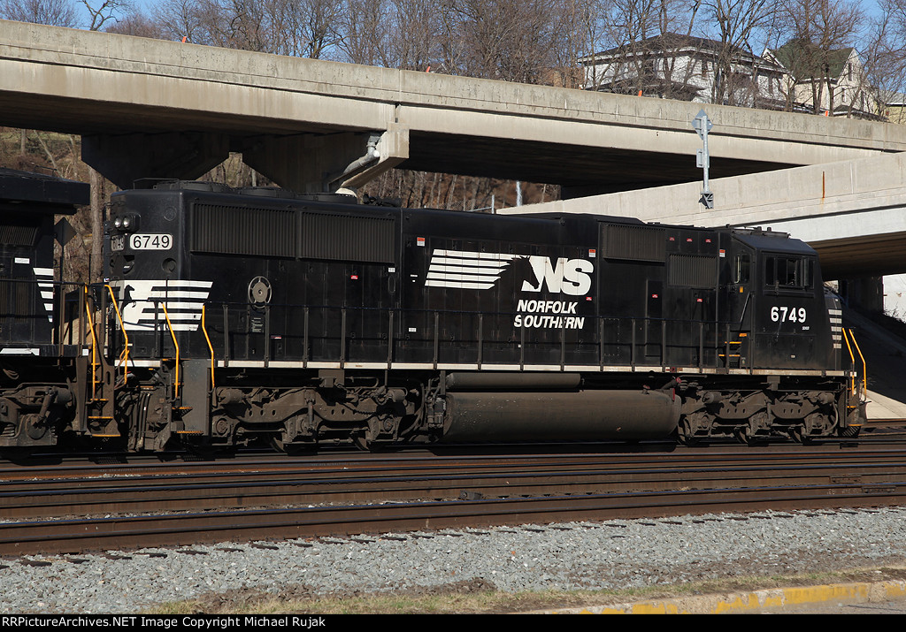 NS 6749